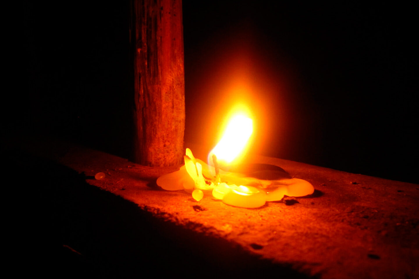 La fascinante historia de quién inventó la vela de cera: un ...